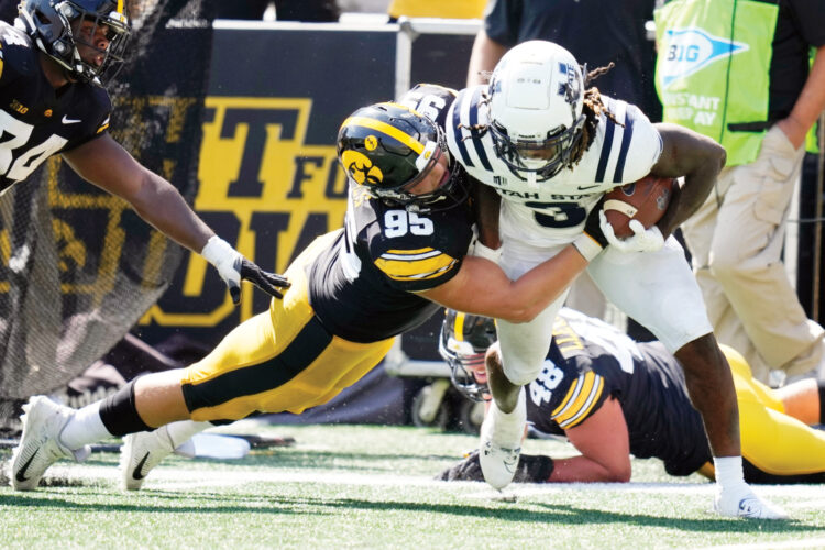 Graves enjoys success at Iowa | News, Sports, Jobs - Messenger News
